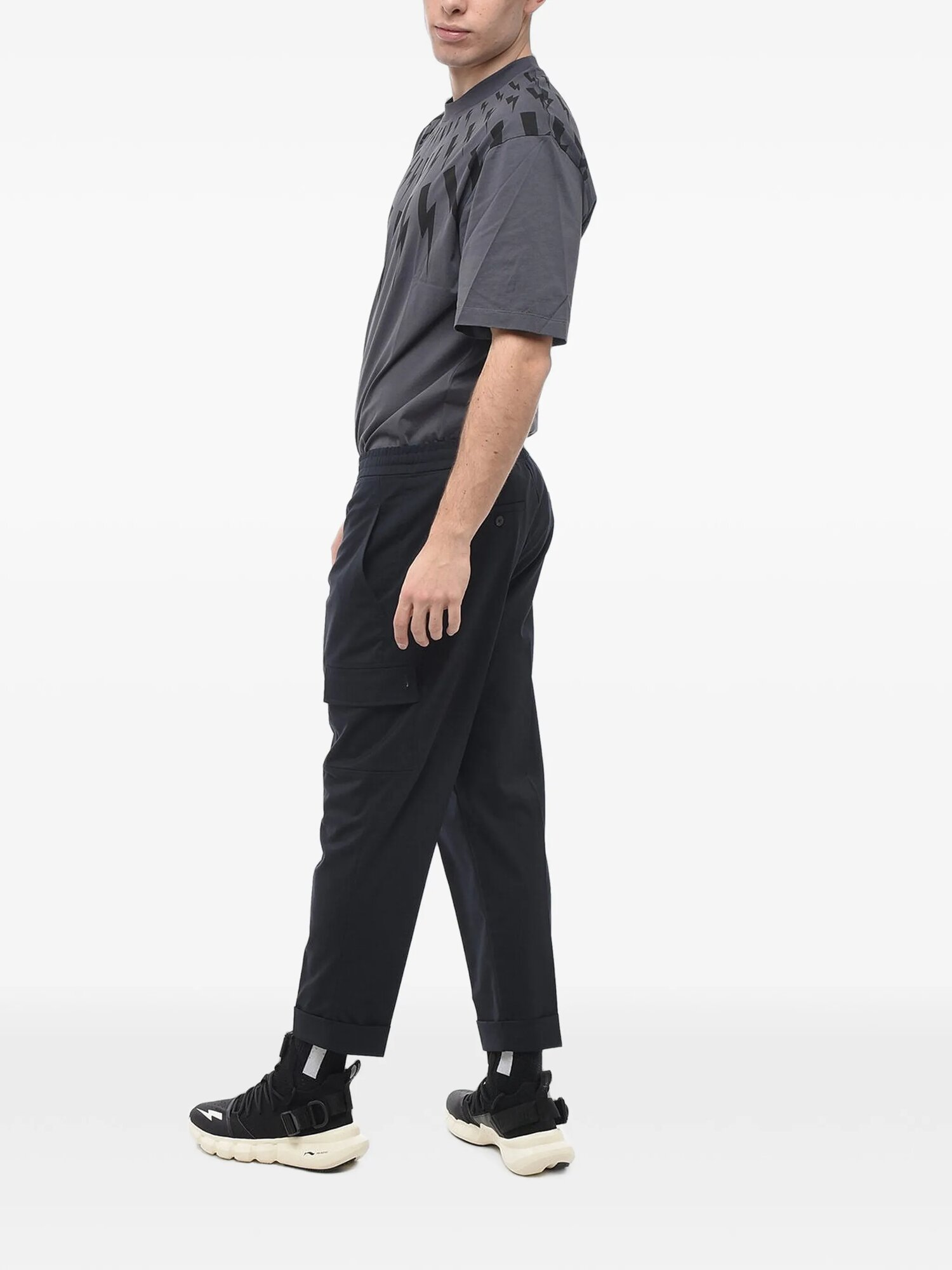 Брюки Neil Barrett Elasticated-waist turned-up hem trousers, размер 54, Синий принт — фото 1