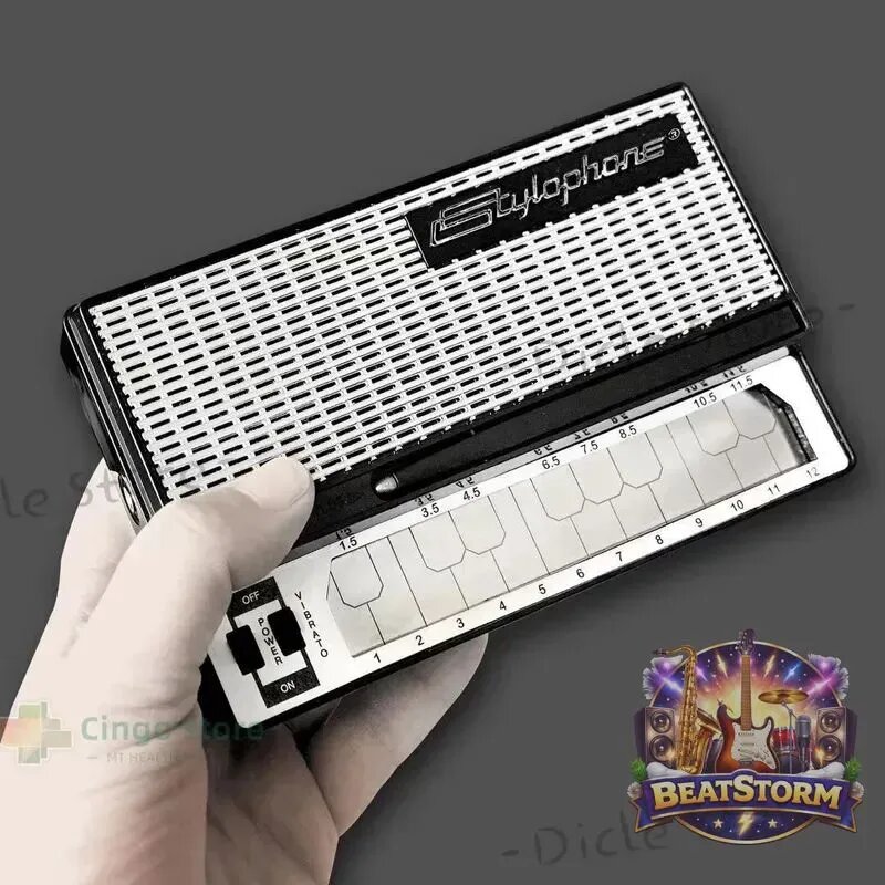 Портативный электронный синтезатор Stylophone с металлической клавиатурой