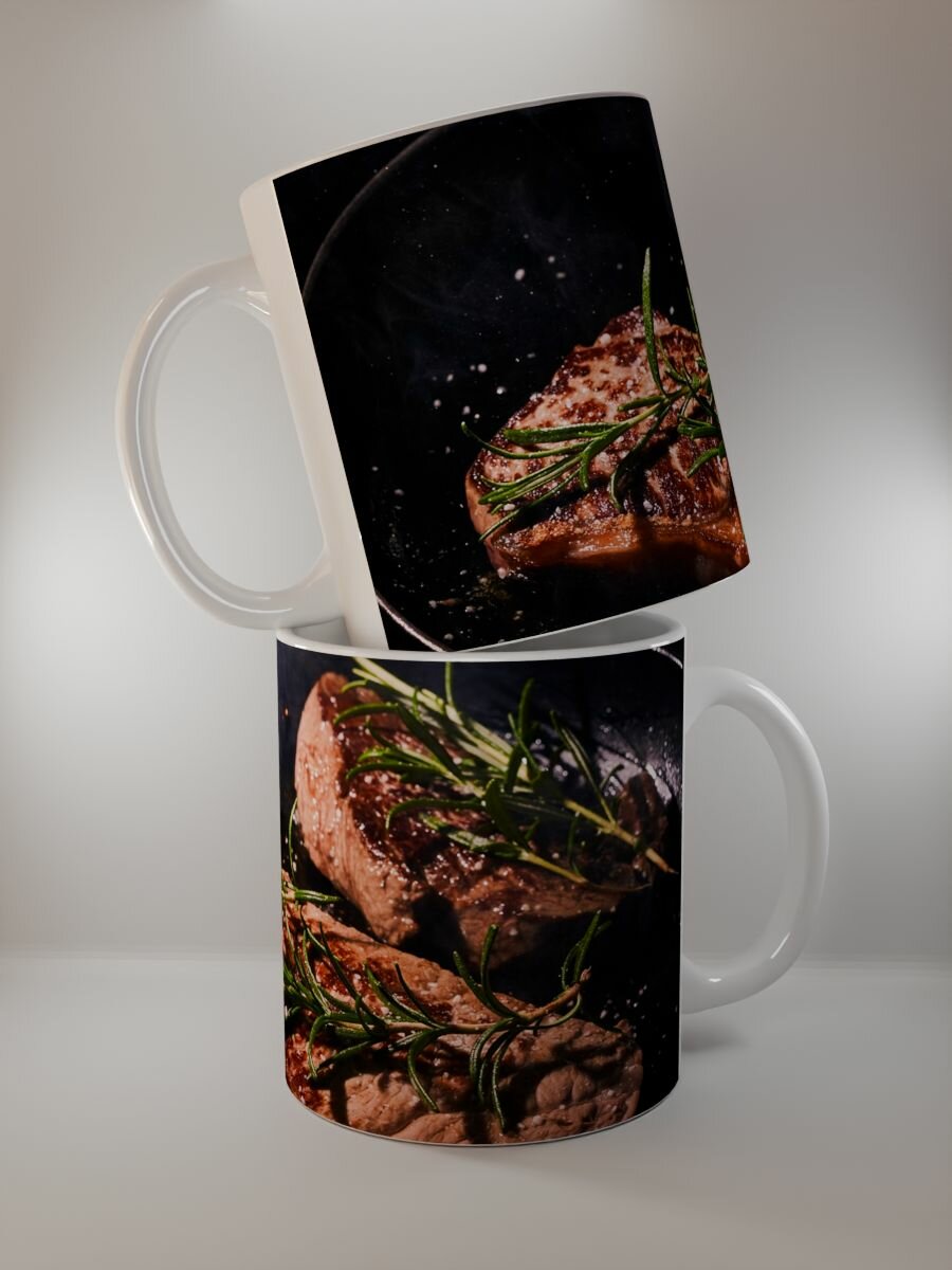 Кружка с аппетитным мясом и розмарином
