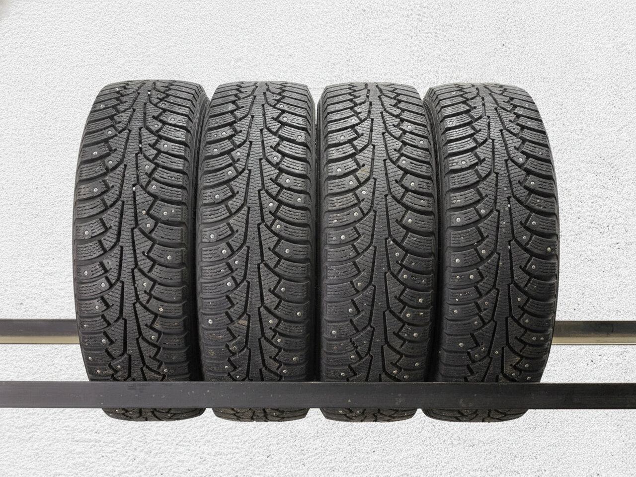 Зимние шины шипованные IKON TYRES Nordman 5 195/65 R15 20.0% износ PT0010192 TSB053042