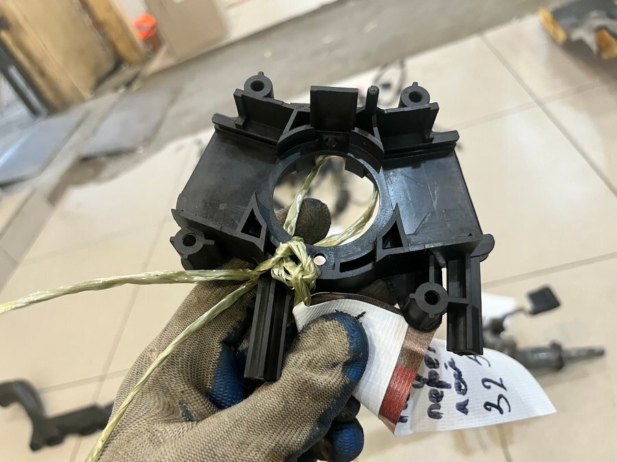 Кронштейн от Ford Focus 2 2004-2008