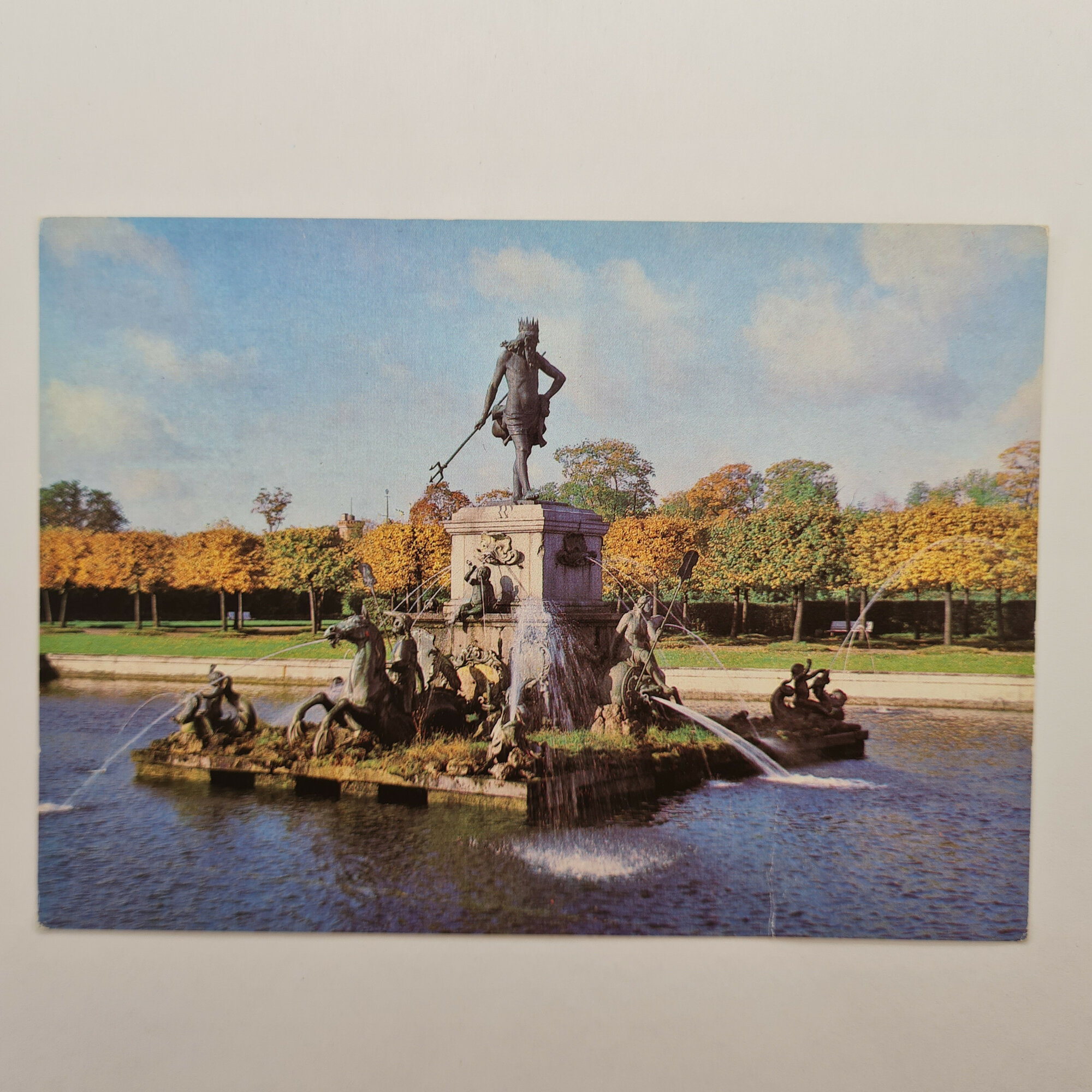 Открытка советская СССР. Петергоф, фонтан Нептун, парковая скульптура и водоем. винтаж
