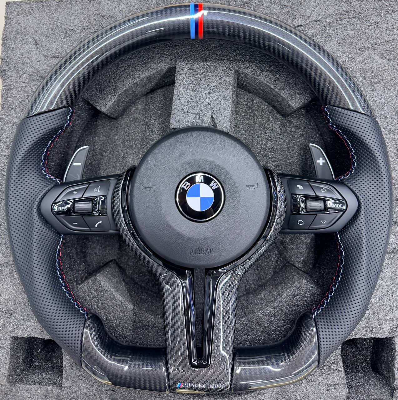 Руль Bmw E70 E71 E90 E82 E84 E87 M-perfomance руль карбон черный с подогревов