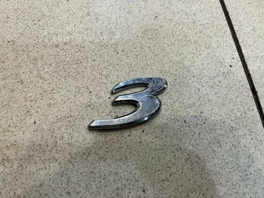 Эмблема багажника от Mazda 3 bk 2003-2009
