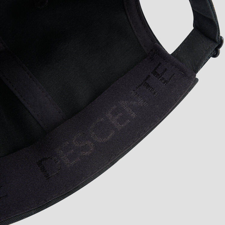Картуз Descente для женщин, размер M — фото 1