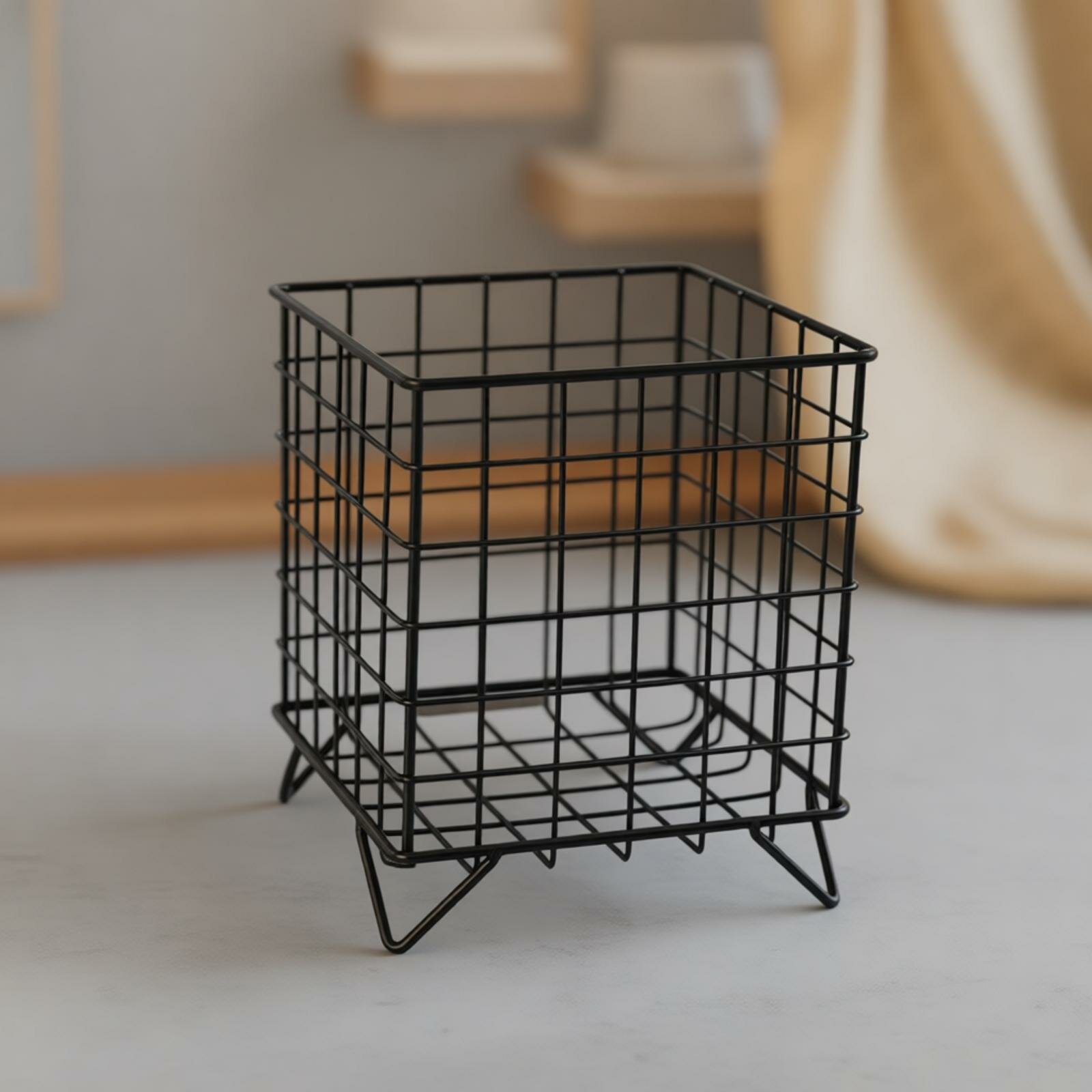 Strong Iron Frame Basket With Nonslip Base Ideal For Various Room Setting