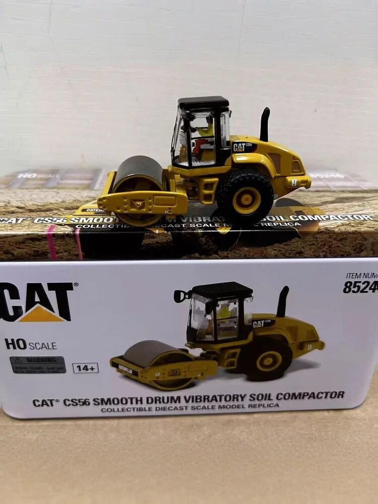 Коллекционная модель катка Caterpillar CS56 в масштабе HO