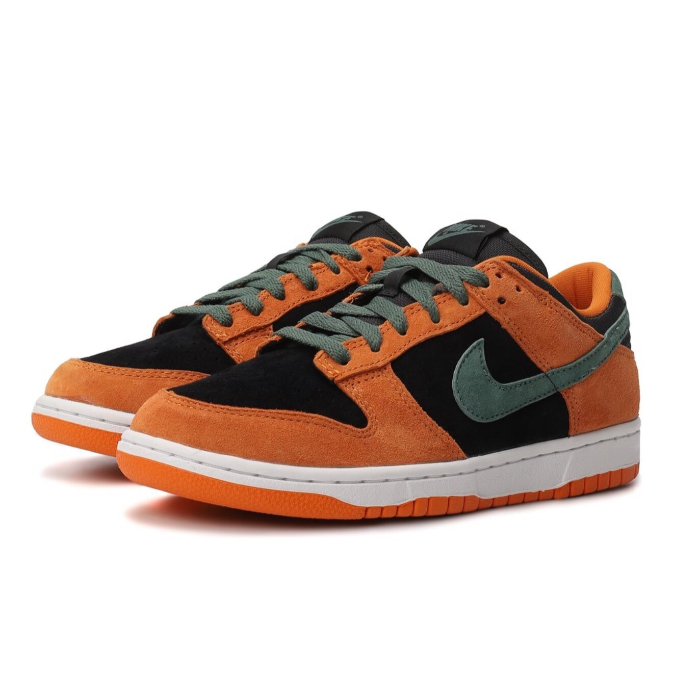 Кроссовки NIKE Dunk Low SP, размер 44, оранжевый, черный, зеленый — фото 1