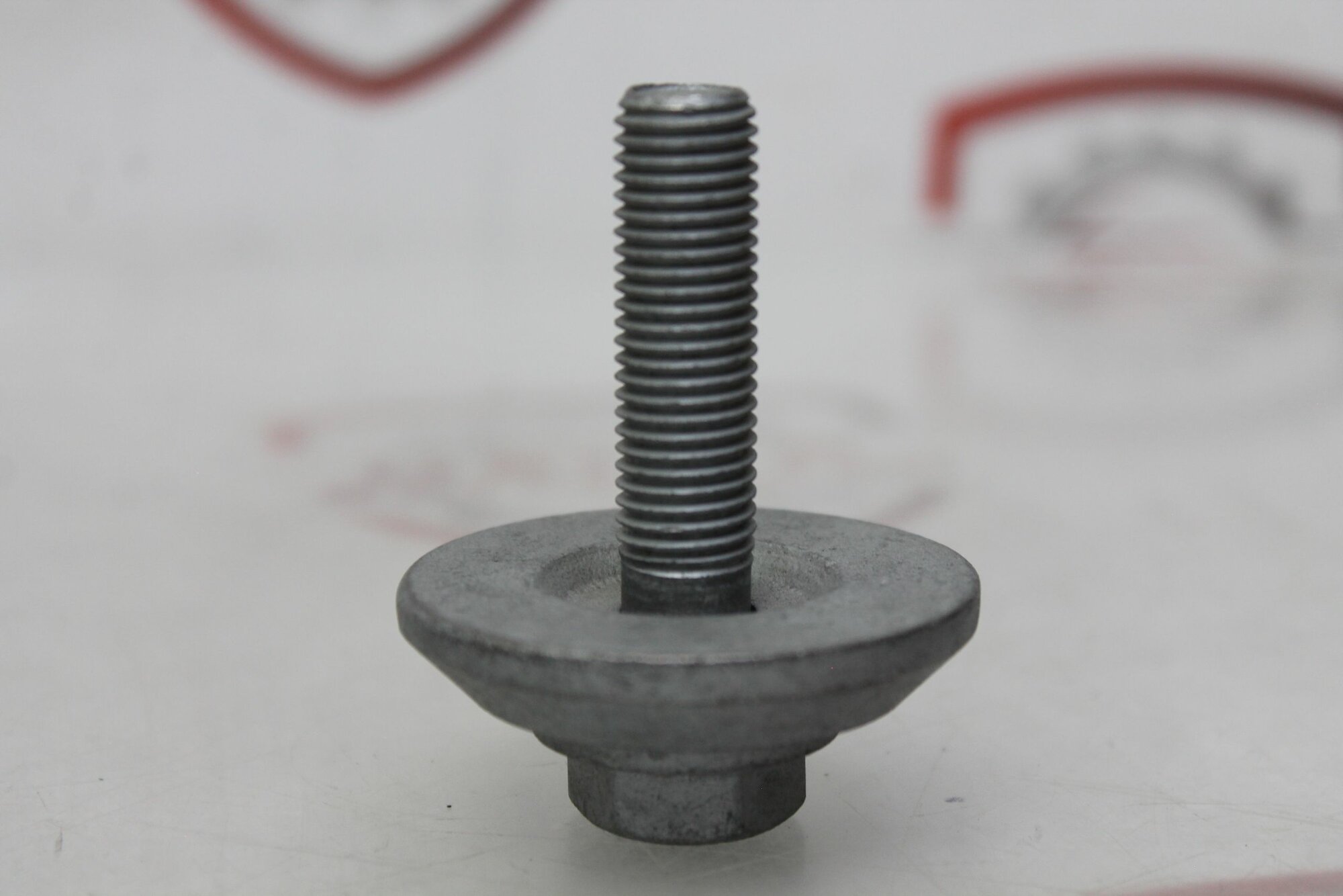 Болт крепежный коленвала FORD 1487861