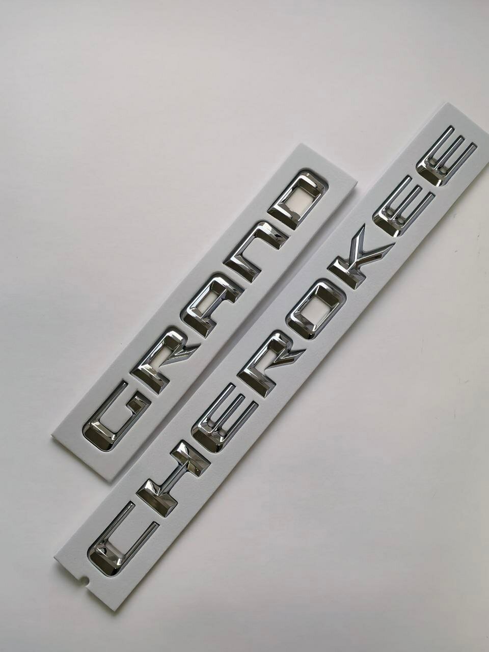 Надпись Grand Cherokee 530*20 мм, эмблема Jeep, шильдик Джип, значок