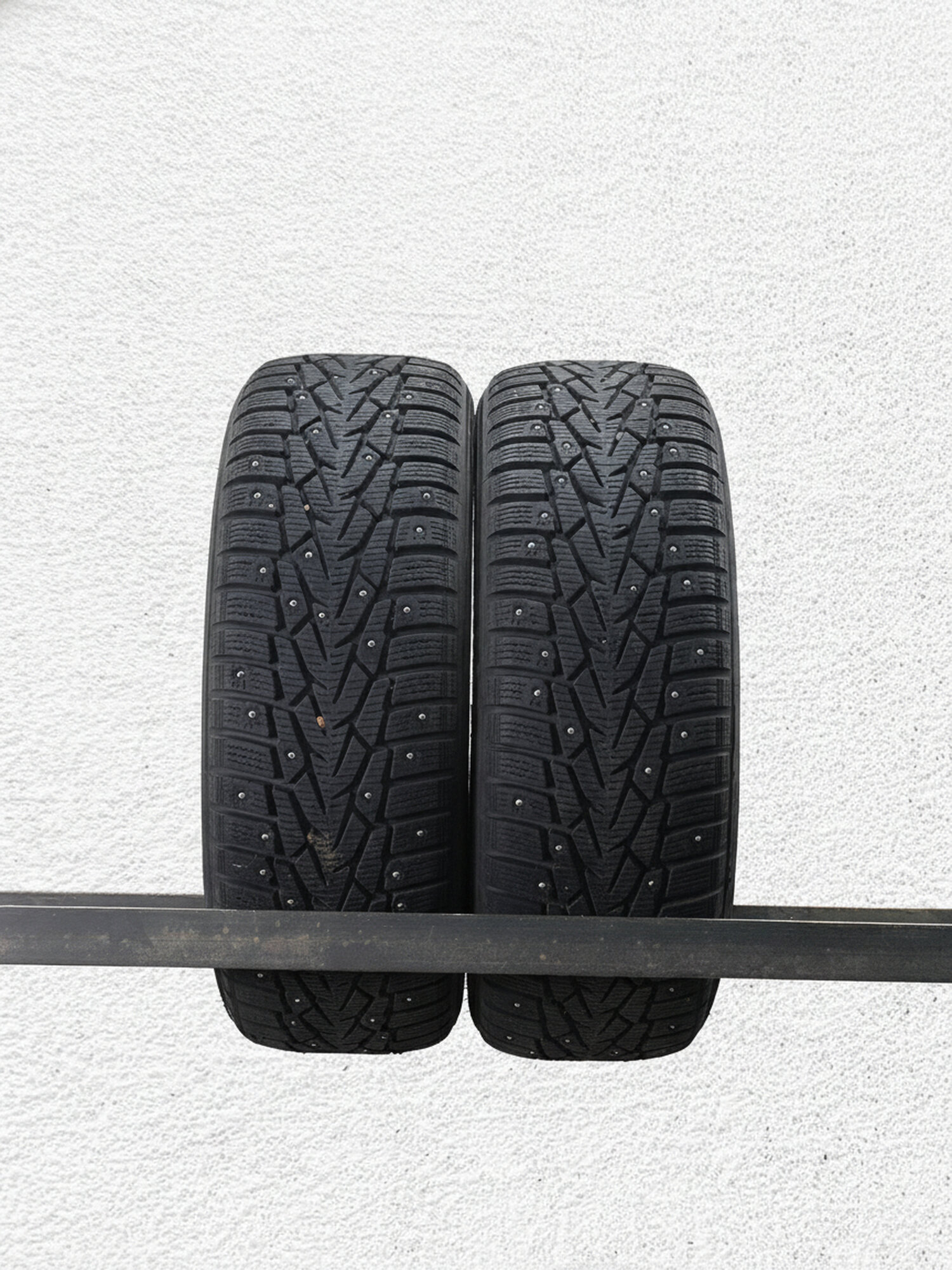Комплект (2 шт) зимних БУ шин шипованные Nokian Tyres Nordman 7 195/65 R15 15% износ TSB053051