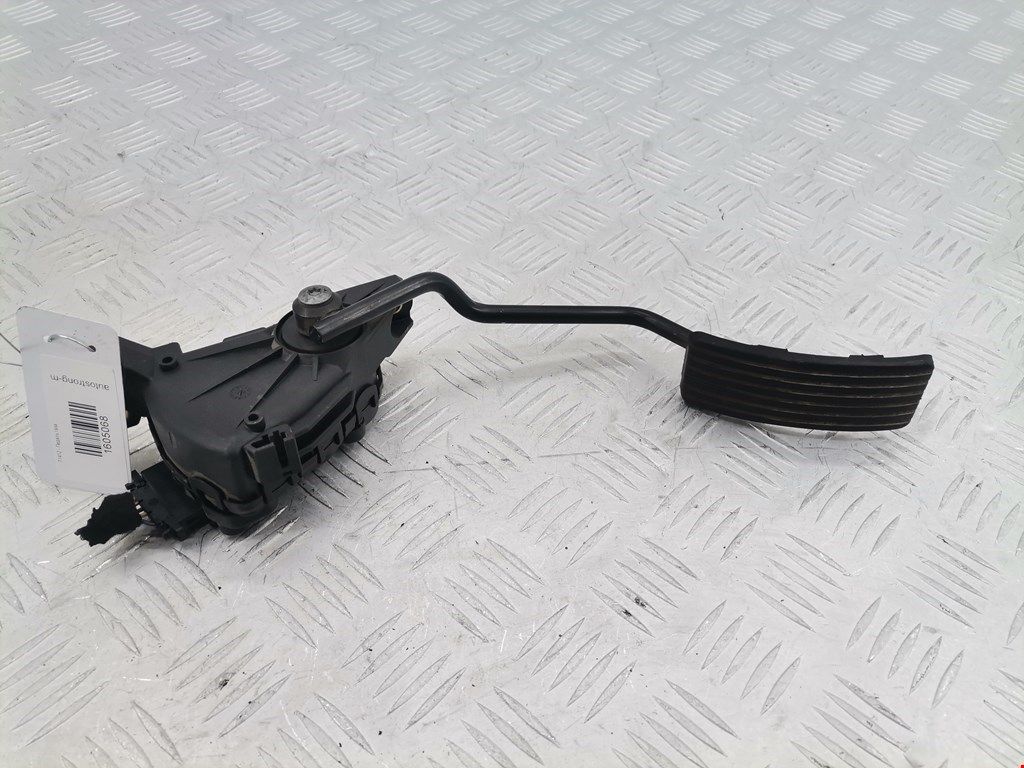 Педаль газа / 1605068 30865642 M865642 для Volvo S40_V40 1 (с пробегом)