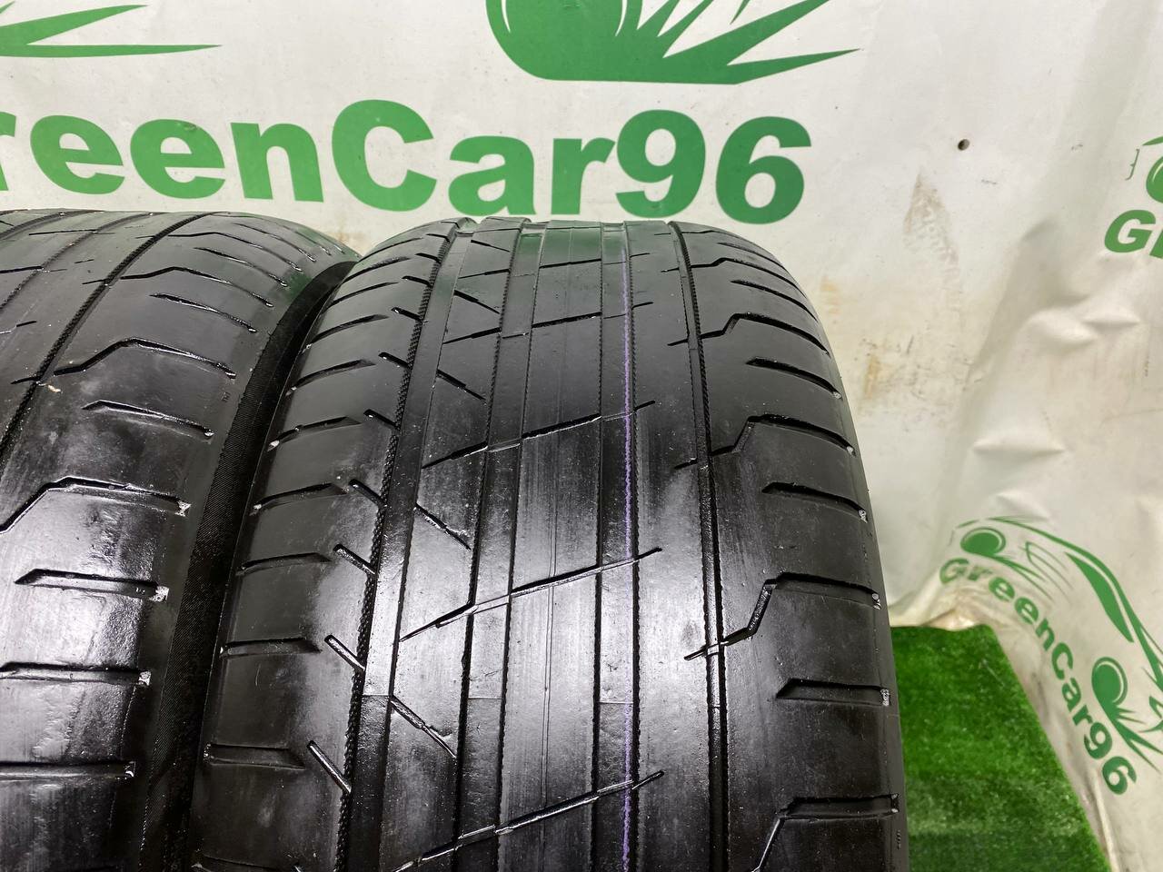 Комплект (2 шт) летних БУ шин Nokian Tyres Hakka Black 2 SUV 255/55 R18 50% износ ELW502041