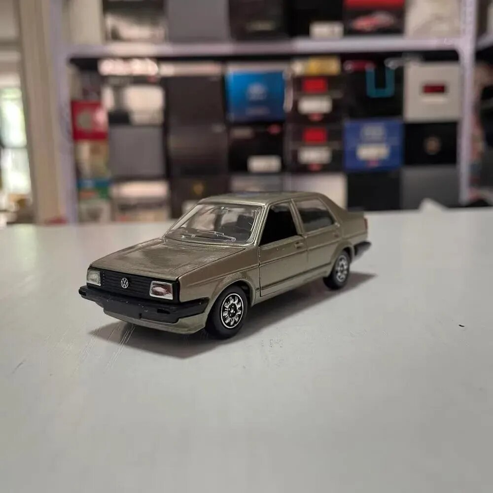 Модель Volkswagen VW Jetta MK II (Schabak) 1:43, металлическая, коллекционная