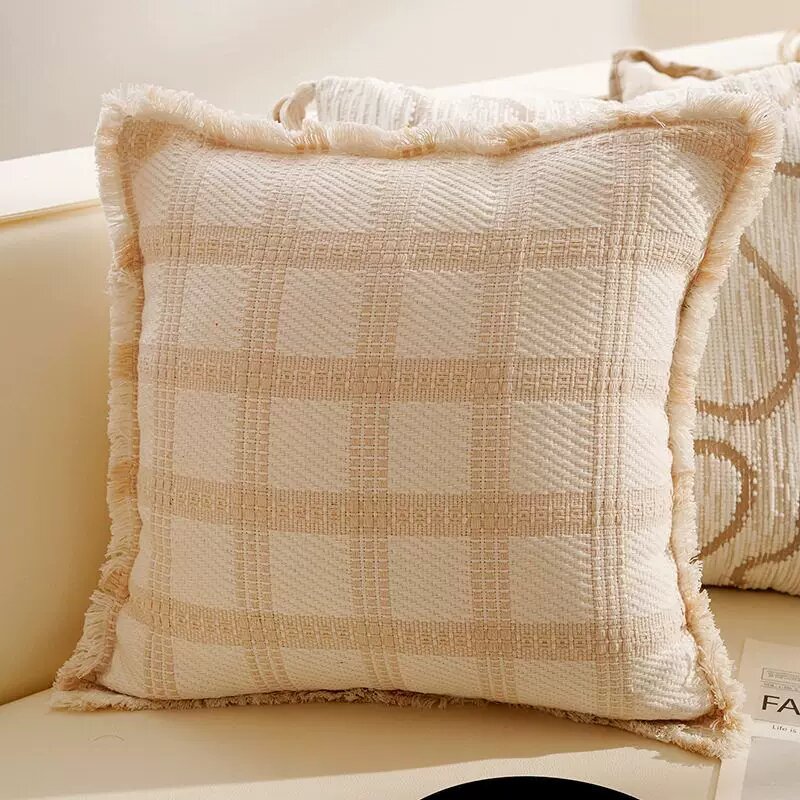 Каштановый чехол с клетчатым узором и бахромой квадратный 45×45 см — одиночный чехол