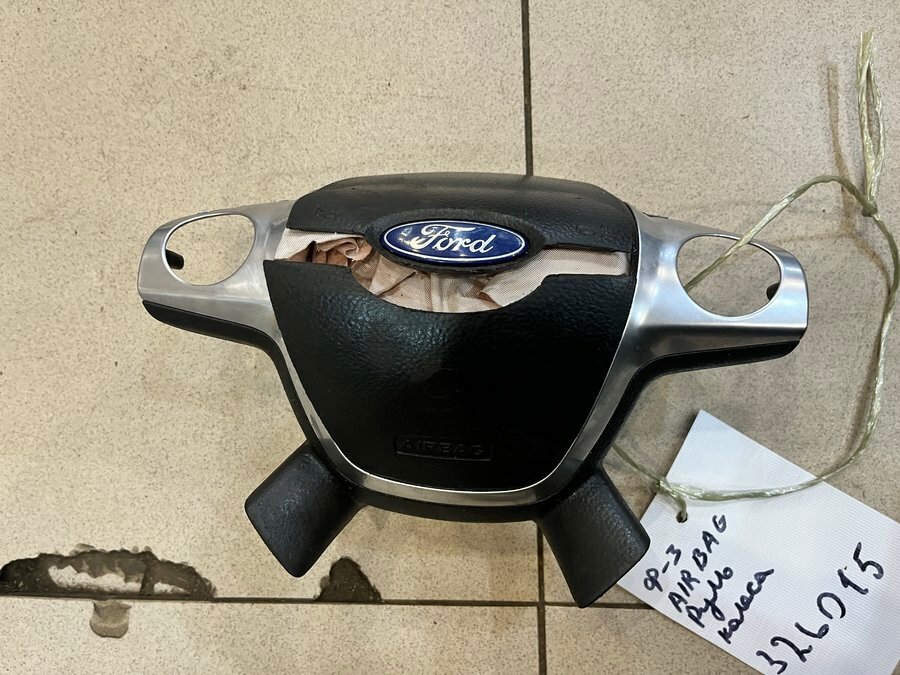 Подушка безопасности в рулевое колесо от Ford Focus 3 2011-2018
