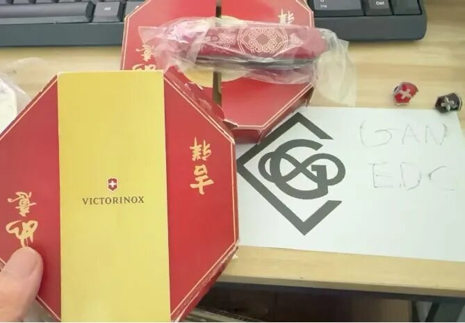 Victorinox 1.3703 Китай Счастья и благополучия Наружные инструменты