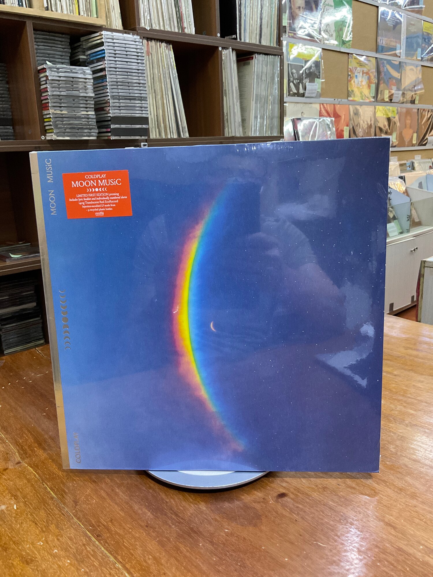 Coldplay · Moon Music (LP) [Limited Red Eco Vinyl edition] ， ограниченное издание на красном экологичном виниле