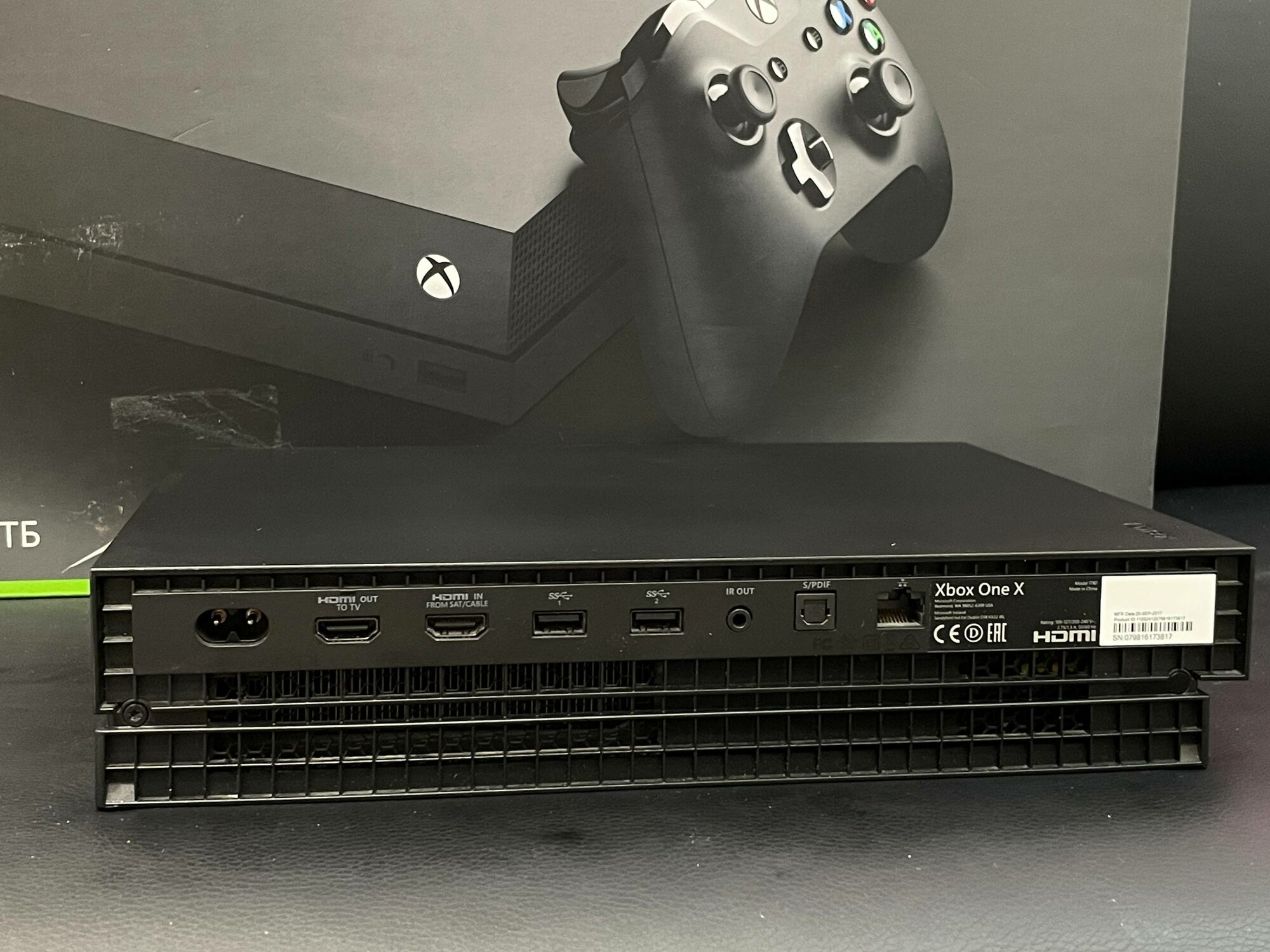 Элегантная сила в чёрном матовом корпусе: Microsoft Xbox One X превращает 4K и HDR в повседневный стандарт — фото 1