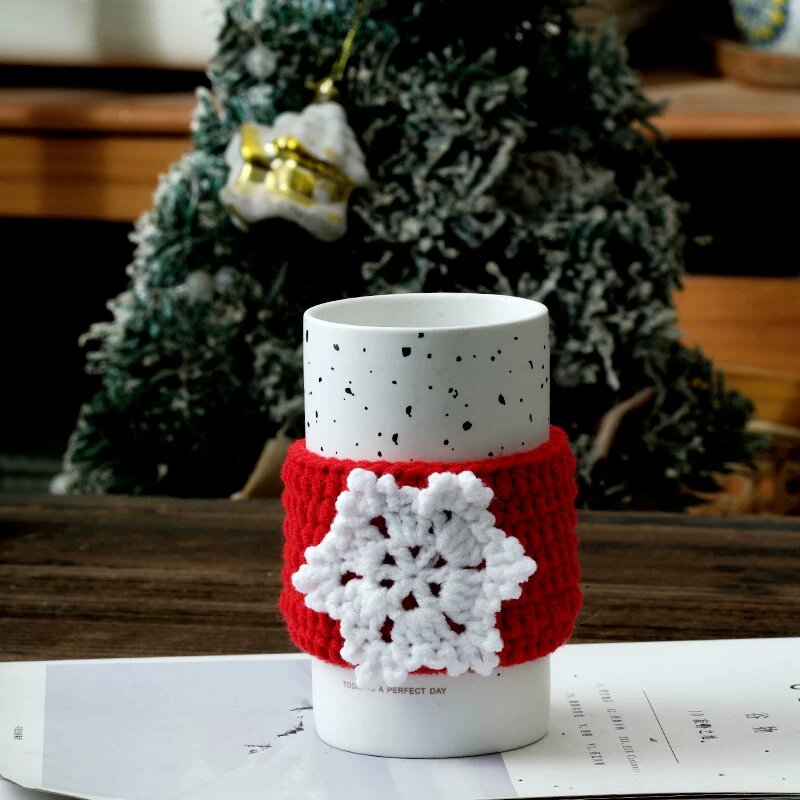 Вязаный чехол для кружки со снежинкой, подходит для чашек 6,5-7,5 см