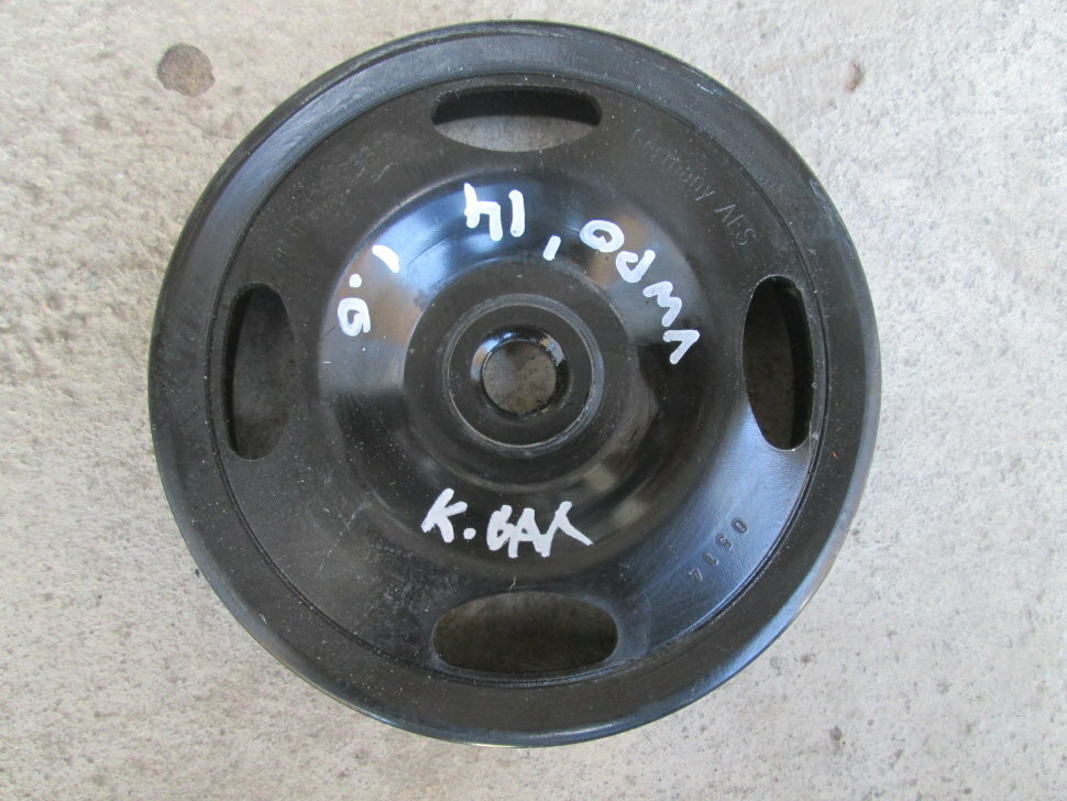 Шкив коленвала 03D105255D VW, Audi, Seat Skoda б/у