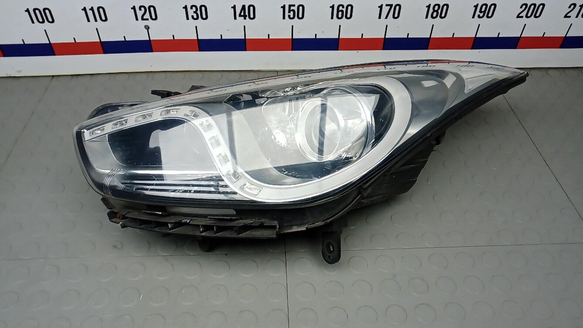 Фара левая HYUNDAI I40