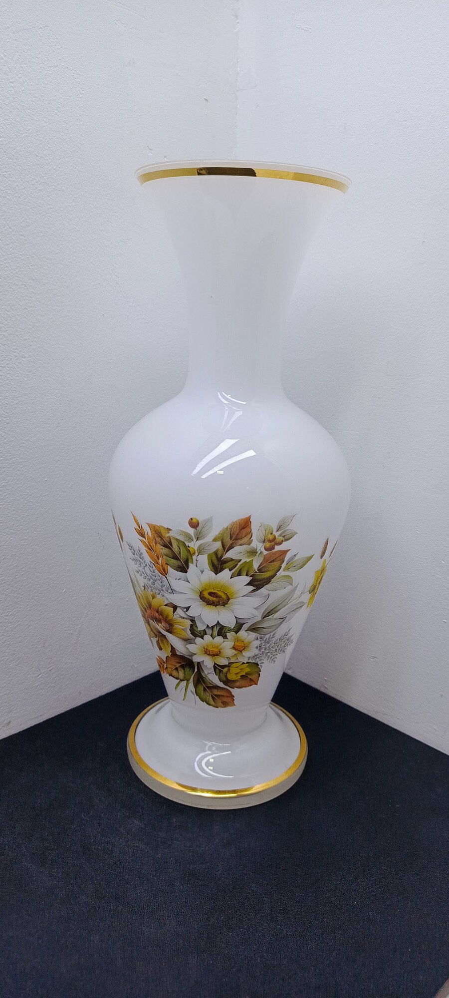 Ваза Bohemia "Полевые Цветы", из опалового стекла, Чехия, 1970-1980 гг