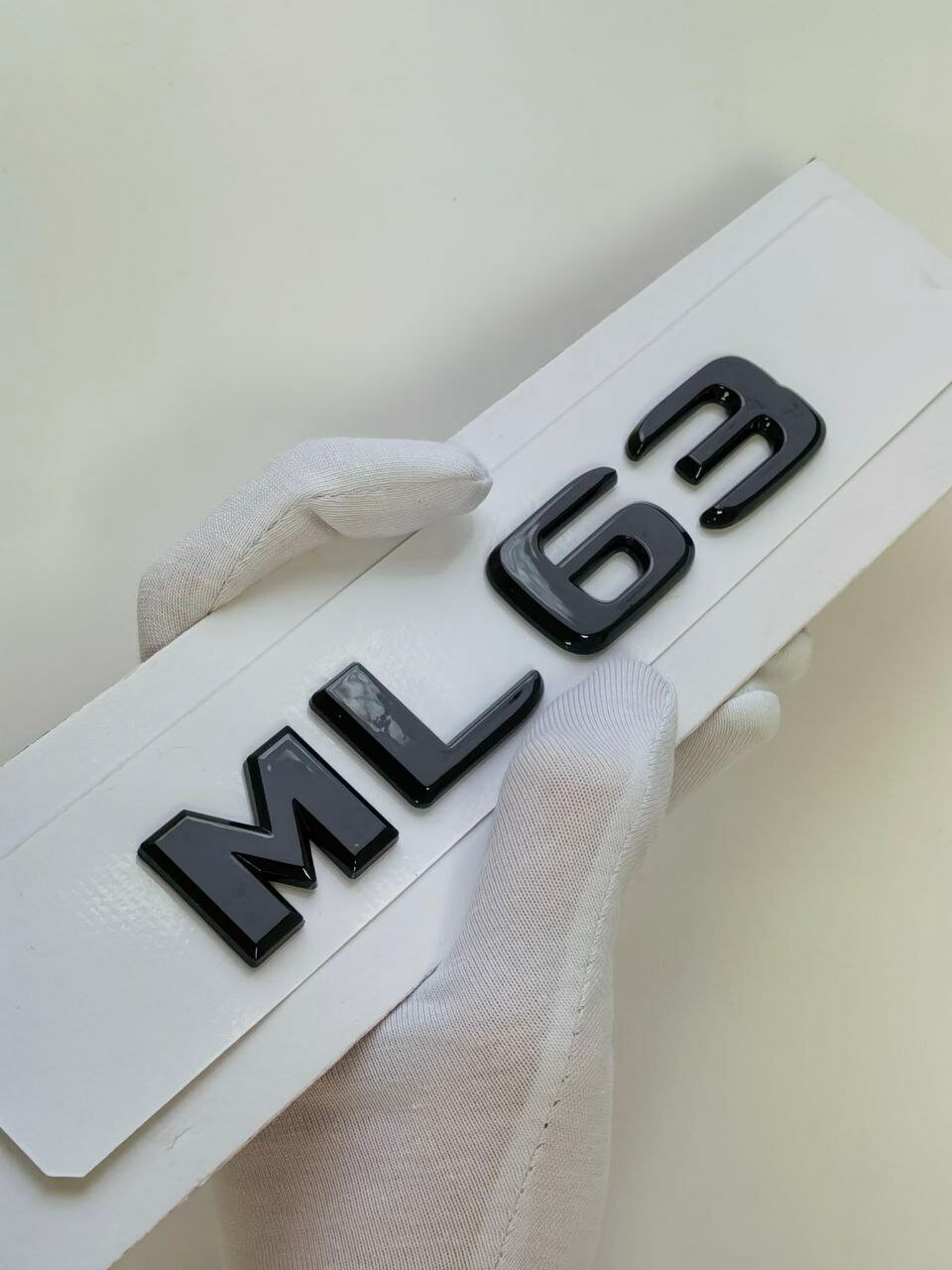 Надпись ML 63 133*23 мм, шильдик Mercedes, эмблема Мерседес на багажник