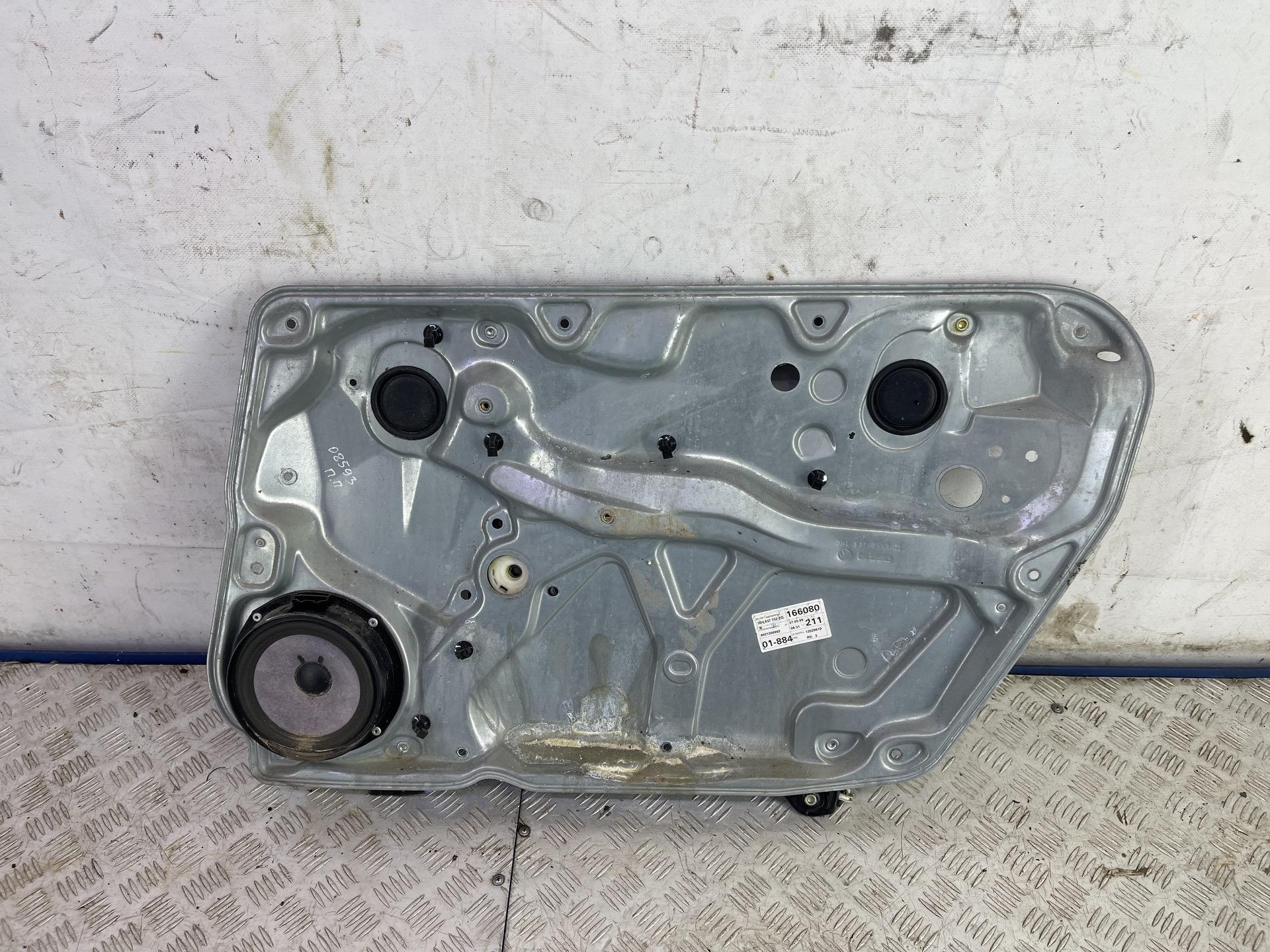 Стеклоподъемник электрический передний правый Volkswagen Passat B5 1998 3B4837752RG