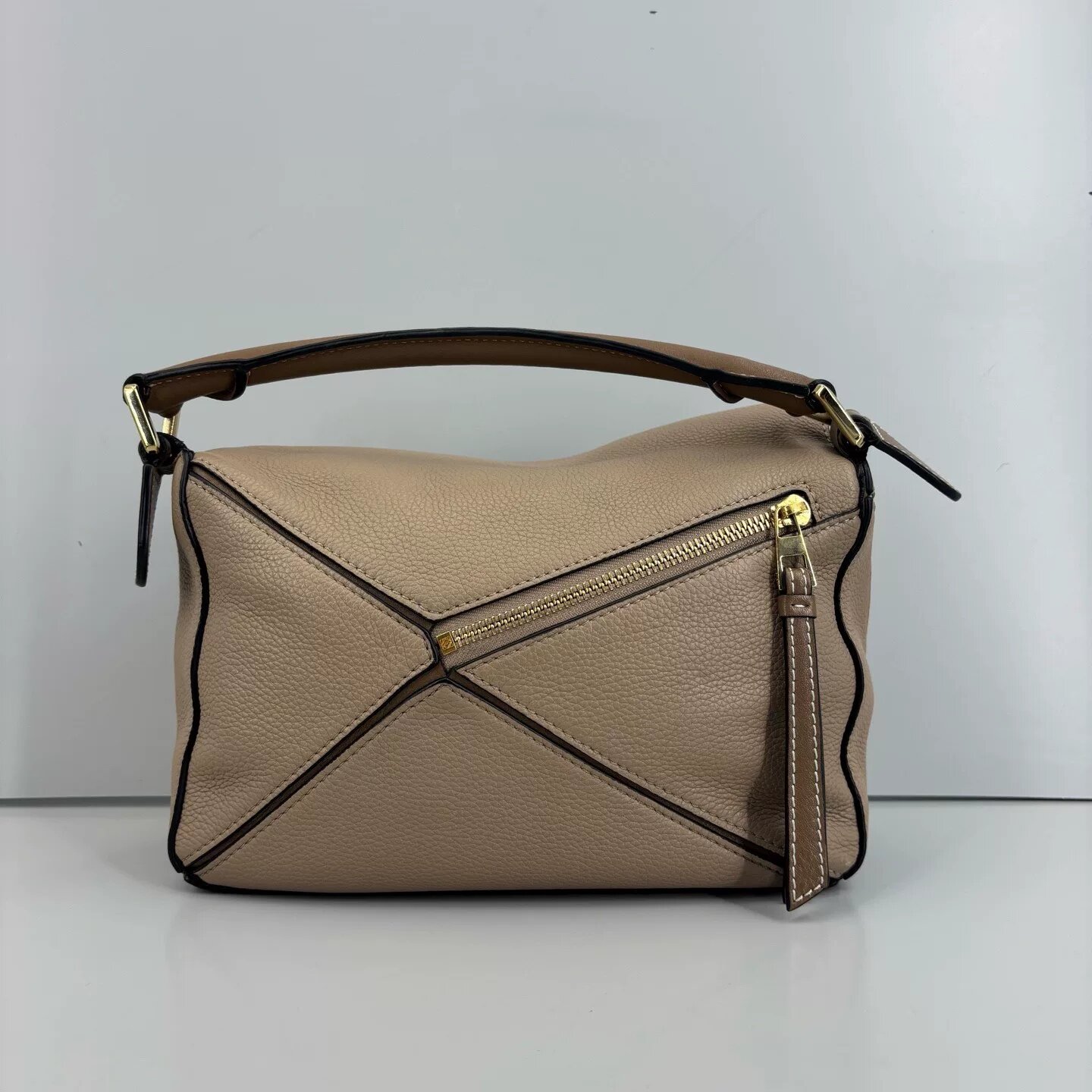 Сумка кросс-боди Loewe Puzzle small, бежевый — фото 1
