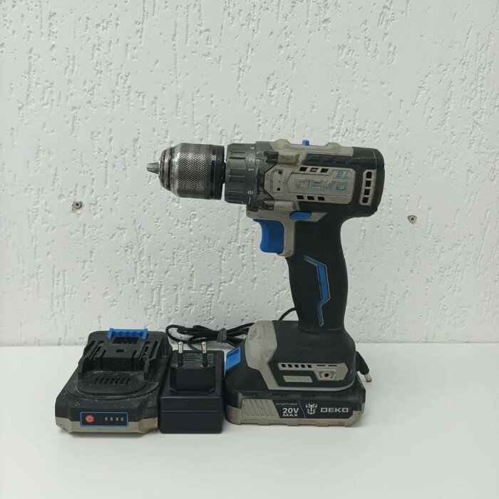 Шуруповерт Deko ZKCD20V One+bmc
