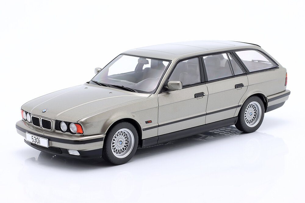 Модель коллекционная MCG Bmw 5ER serie E34 touring light grey metallic