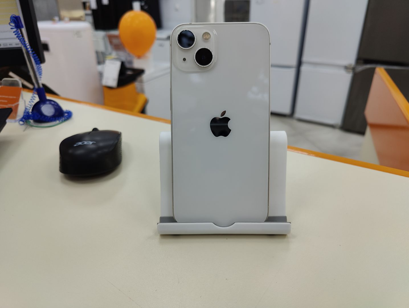 Смартфон Apple iPhone 13 256Gb Белый Б/У уценка