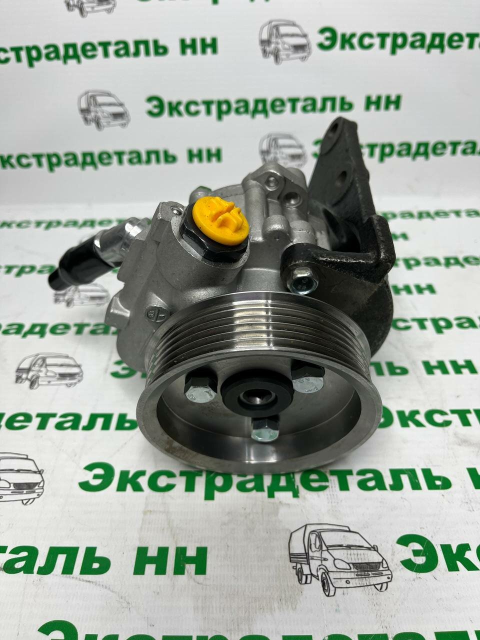 Насос Гур для Газели-3302 и Соболя-2217 с дв. ЗМЗ 405-406 с кронштейном