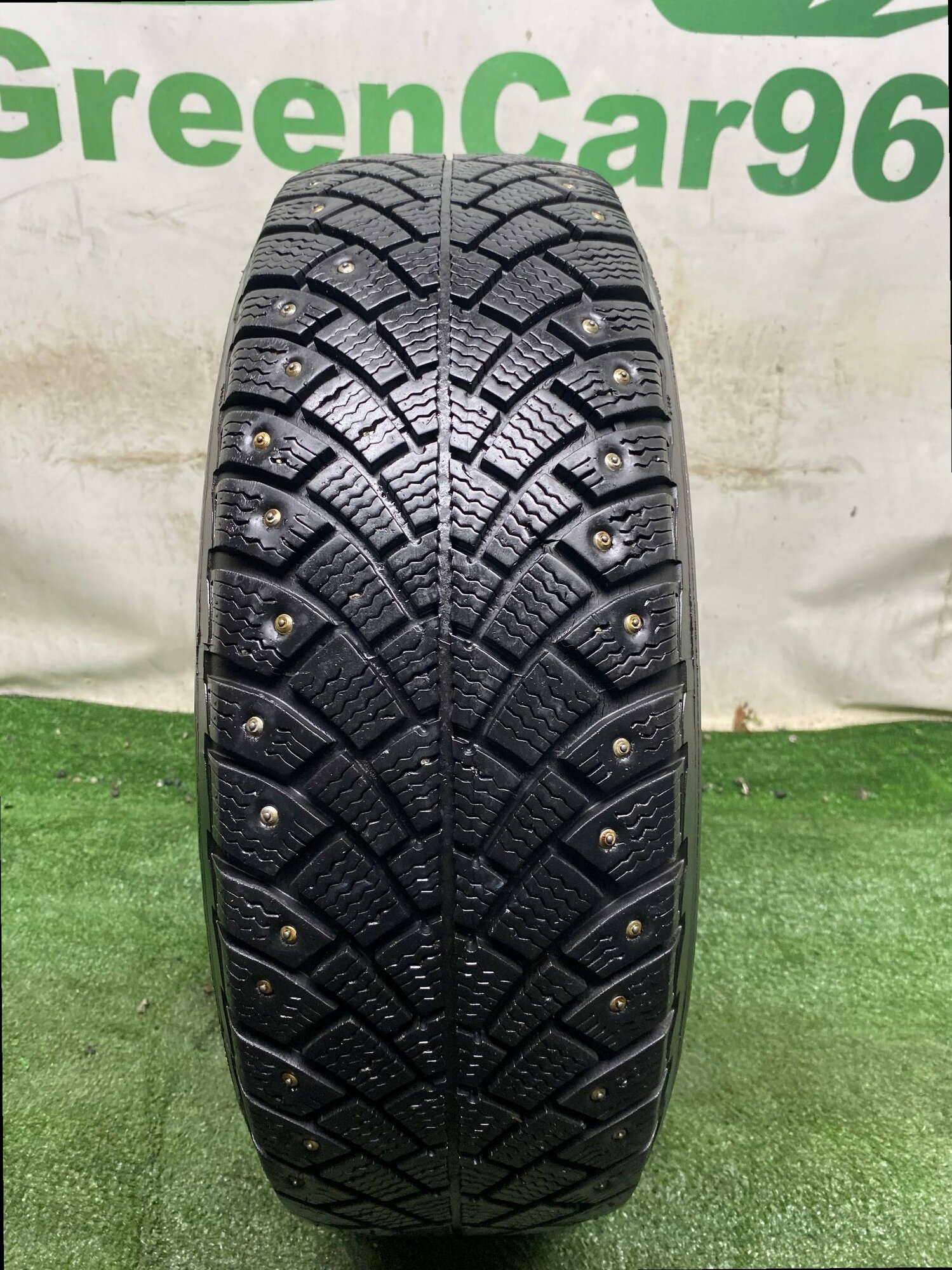 Зимние шины BFGoodrich GForce STUD 225/45 R17 20% износ KDY425965