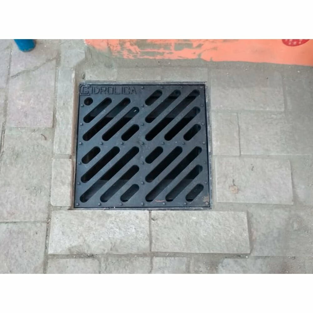 Дождеприемник Gidrolica Point 30x30x30см в сборе с чугунной решеткой 2305/2 — фото 1