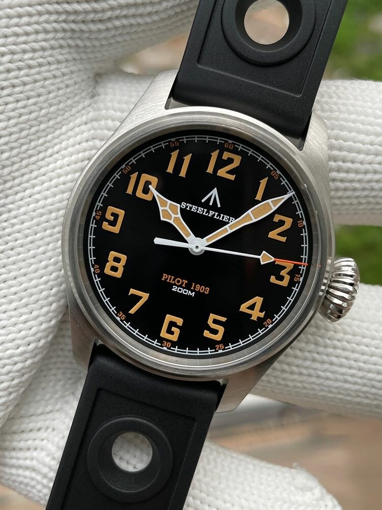 STEELFLIER Часы наручные Кварцевые SF740V Pilot: часы наручные мужские кварцевые, водонепроницаемость 20 бар, японский кварцевый калибр TMI VH31, сапфировое стекло, швейцарское суперлюминесцентное покрытие, плавание и дайвинг