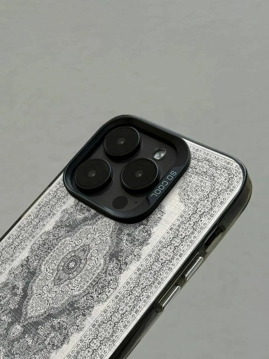 Чехол на Iphone 16 Pro Max с ковром — фото 1