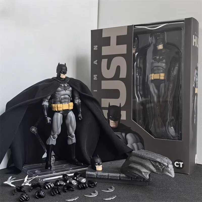 Фигурка Бэтмена Bandai Mafex 126 Justice League Hush Batman1