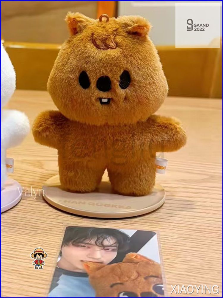 Магнитная фигурка Stray Kids SKZOO Han плюшевый бобр 10 см на подставке подарок фанатам K-pop игрушка