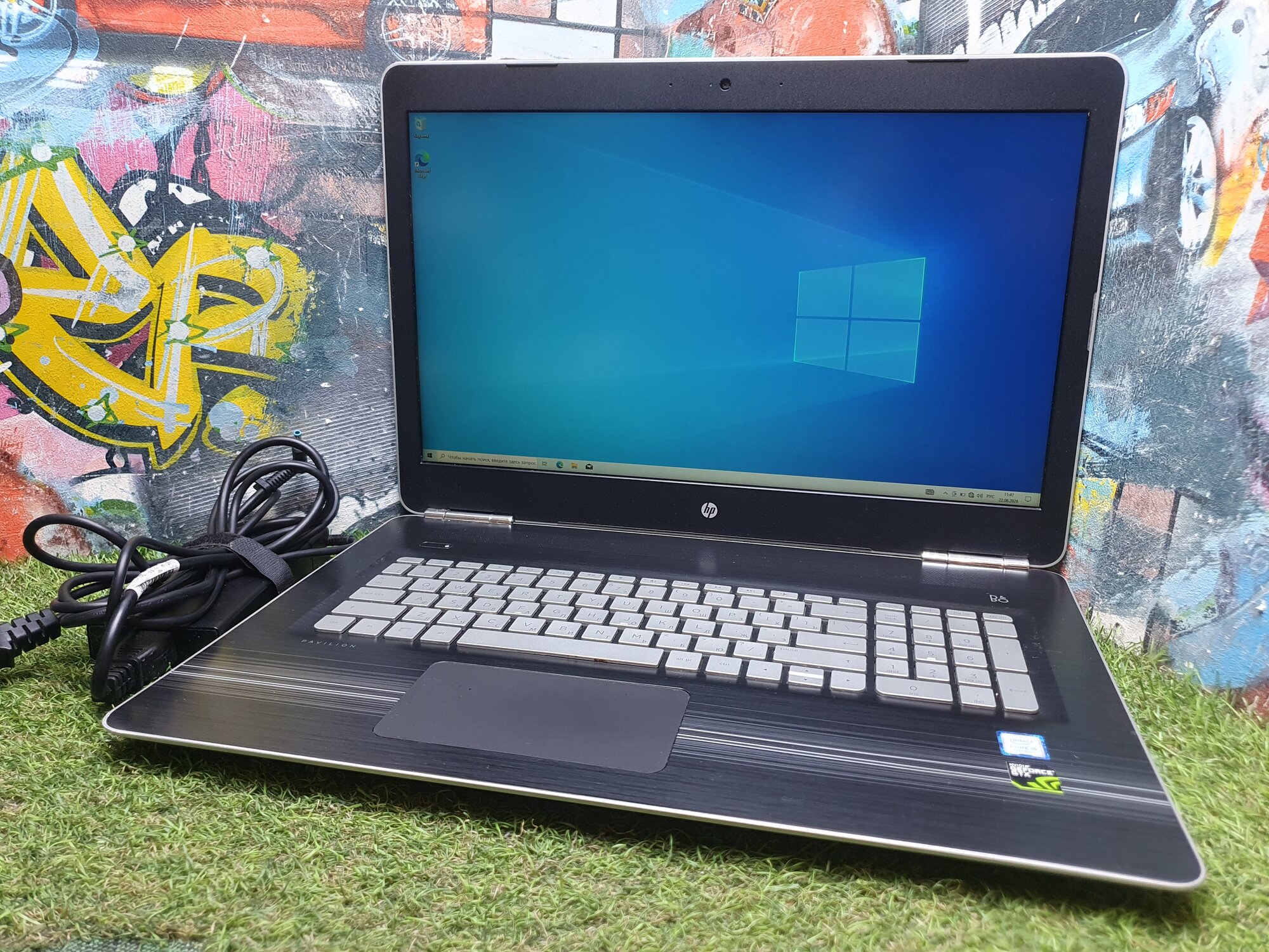 Ноутбук HP i5-7/8Gb/GTX 1050 2Gb/FHD/Pavilion 17-ab211ur