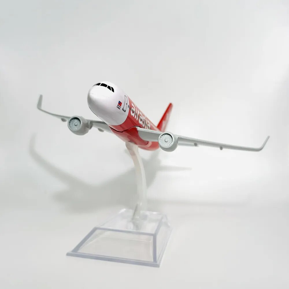 Сборная модель самолета Air Asia, масштаб 1/500, металл, пластик, длина 16 см — фото 1