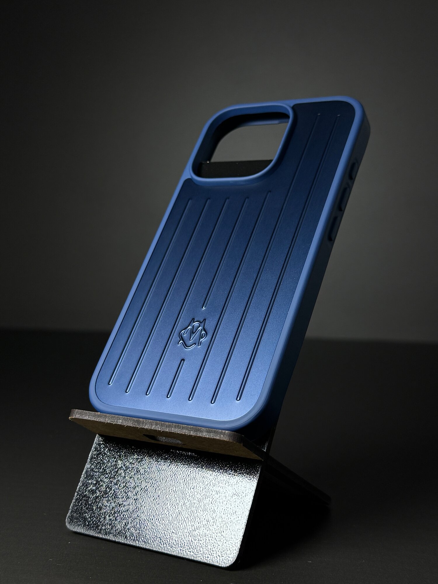 Чехол Rimowa Айфон 16 Про Макс / чехол Rimowa iPhone 16 Pro Max, синий