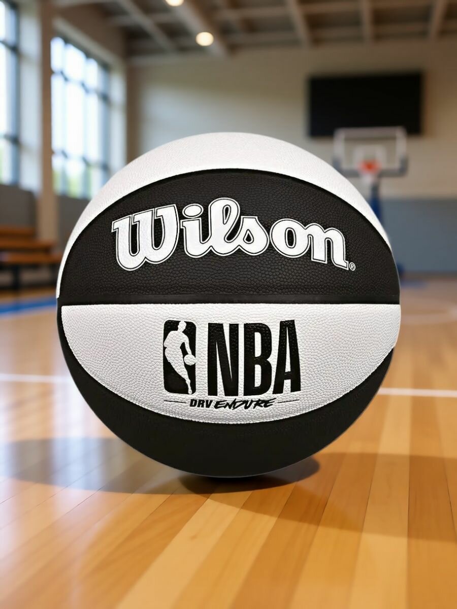 Баскетбольный мяч Wilson седьмого размера в белом цвете.