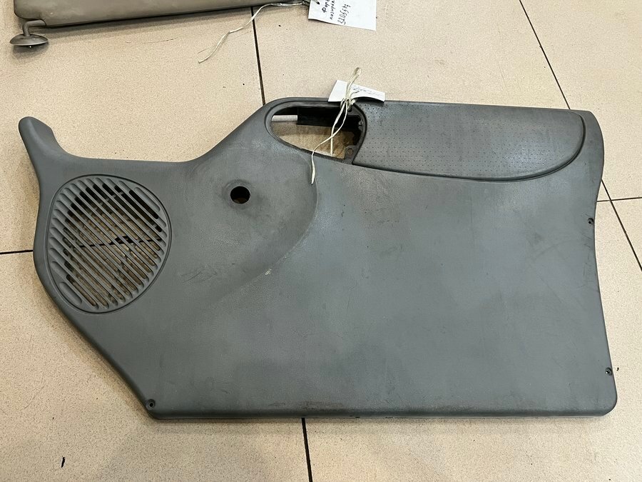Обшивка двери передней правой от Ford Transit 7 2006-2014