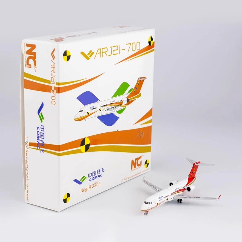 Модель самолета HYINUO COMAC ARJ21-700 1:400