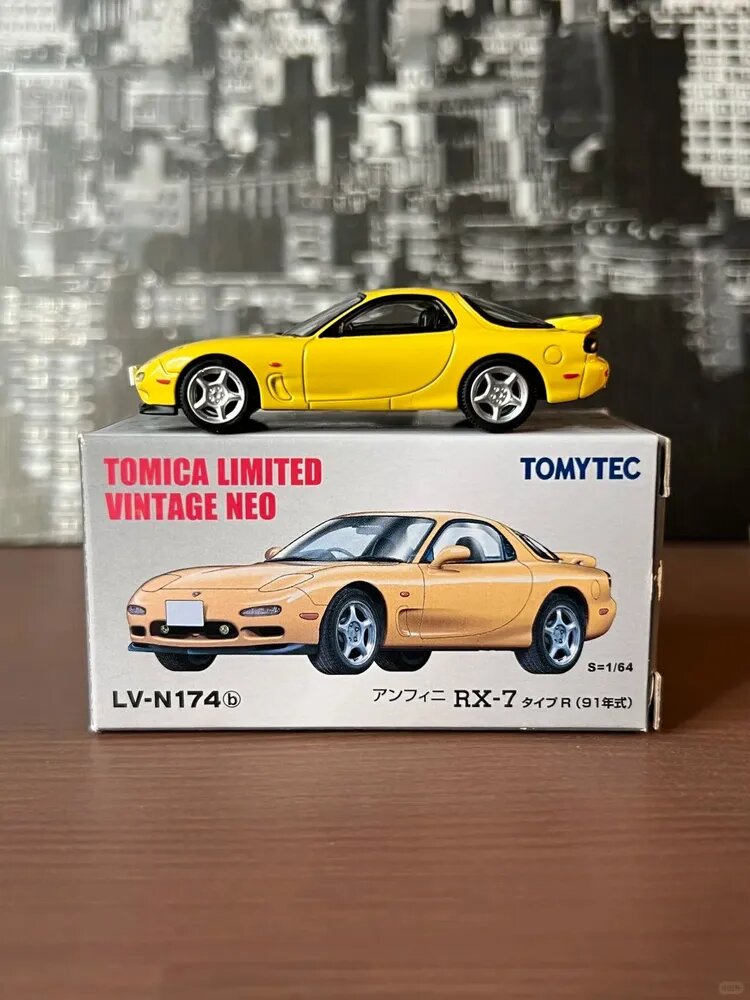 Машинка TLV LV-N174b Tomica 1:64 MAZDA RX-7 1991 YELLOW