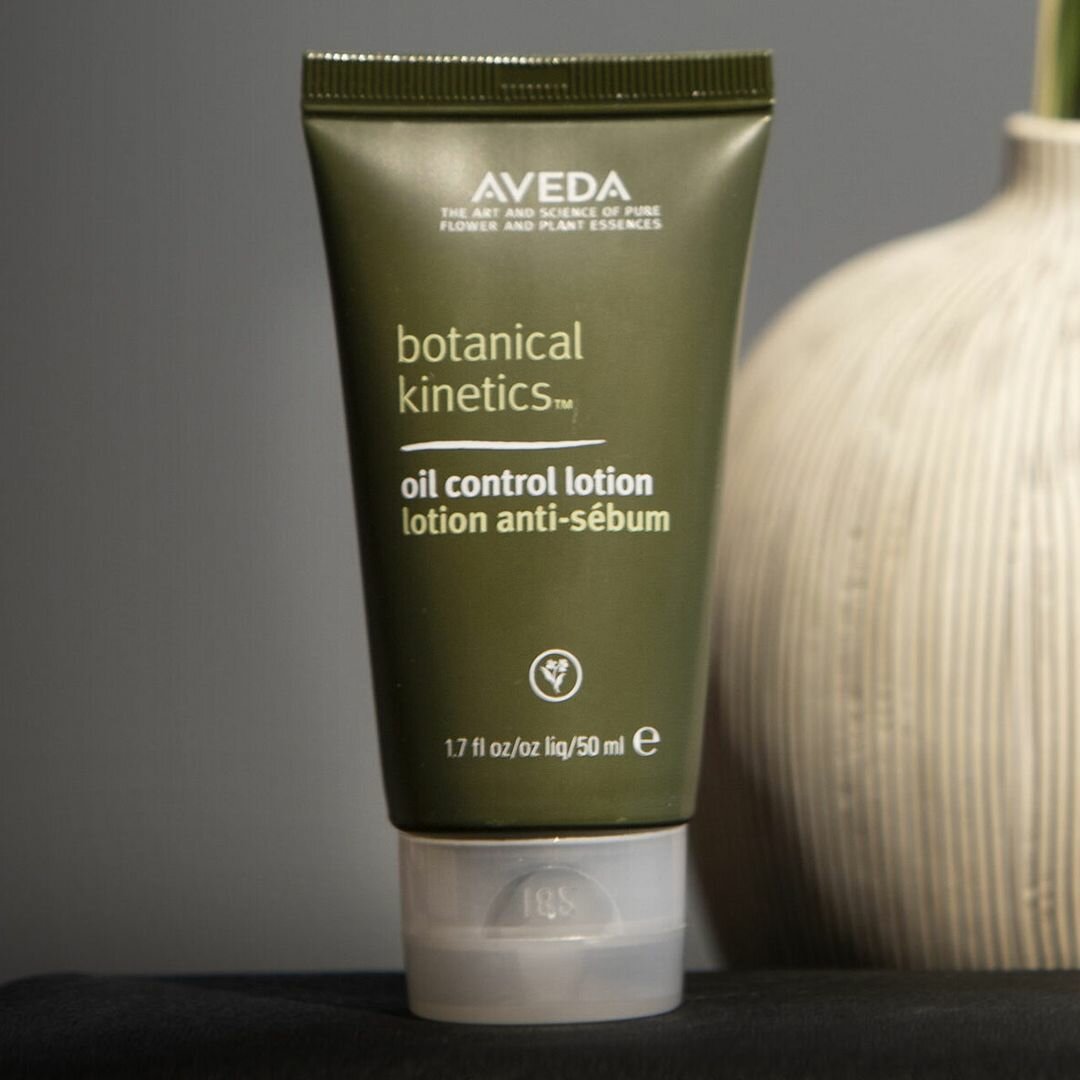 Лосьон для лица Aveda botanical kinetics oil control lotion50 мл — фото 1