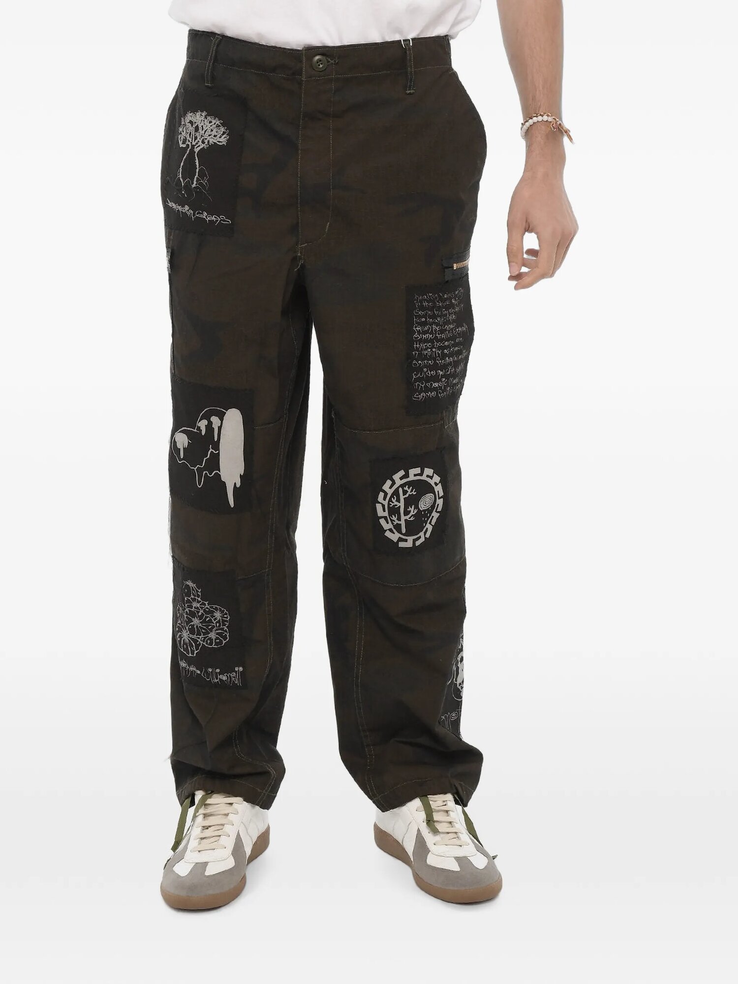 Брюки Camouflage-print patch-detail cargo pants