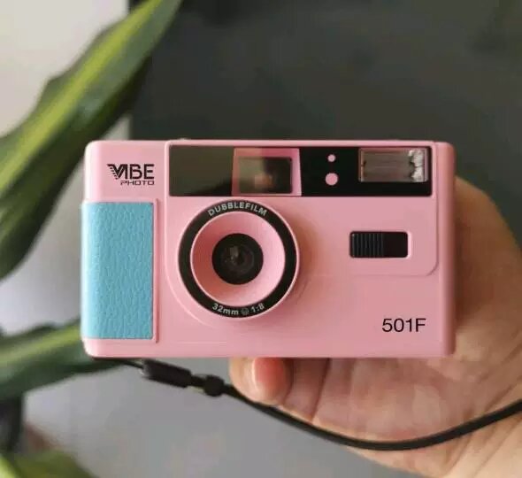 Винтажная немецкая пленочная камера VIBE 501F с 2 батареями, 1 рулоном пленки Kodak Gold 200, цвет макарон-розовый